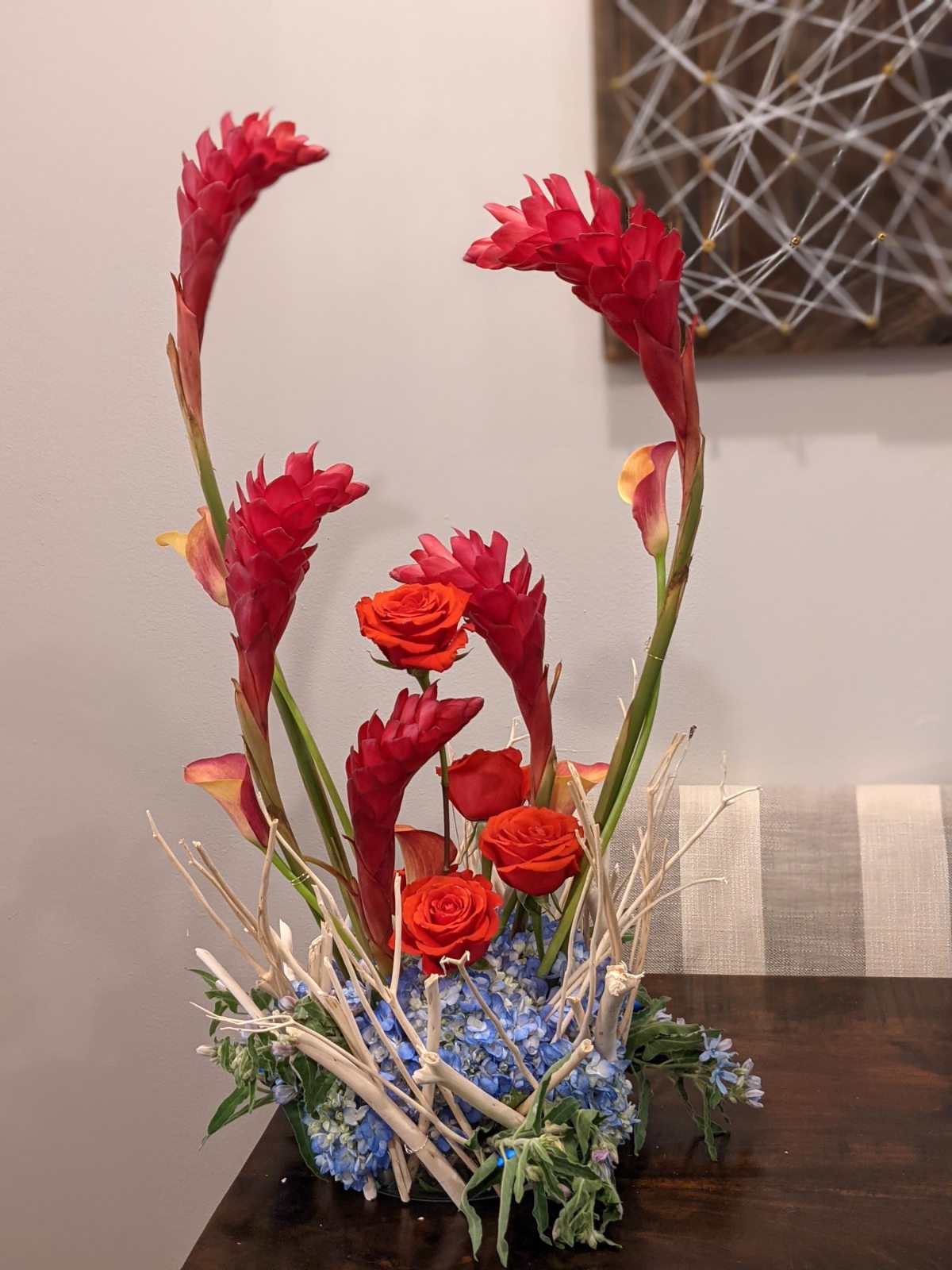 Fire and Ice: Holiday Centerpiece | Longwood Gardens