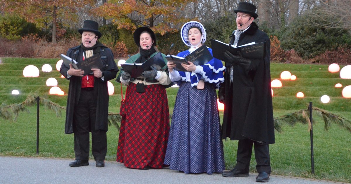 Outdoor Christmas Musicians | Longwood Gardens